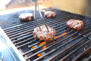How to Grill the Perfect Summer Cookout Burger - OHER Blog